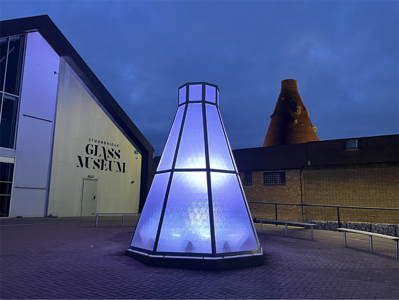 Simworx installs large Glass-Cone Structure for local Glass Museum.